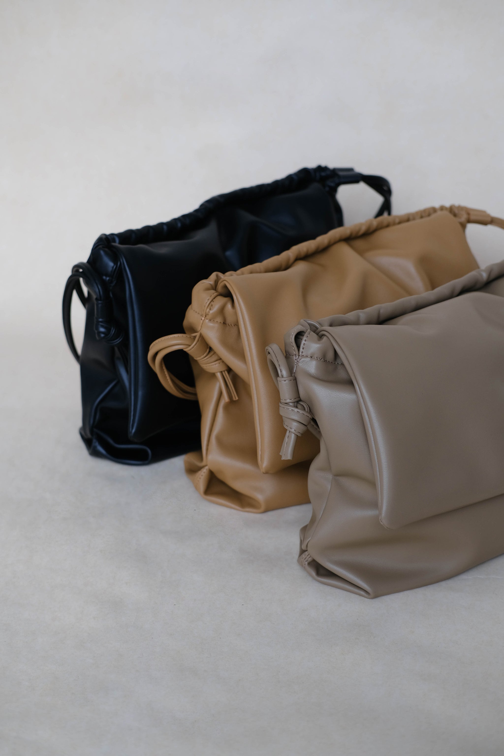 Drawstring Pleated Large Capacity Shoulder Bag in Mud Color – S A O U